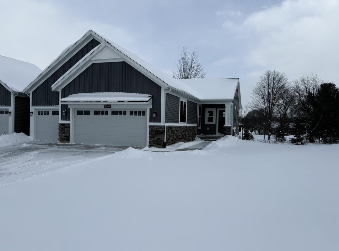 2567 Ravines Trail Drive SW, Byron Center, MI 49315 Apartment for Sale ...