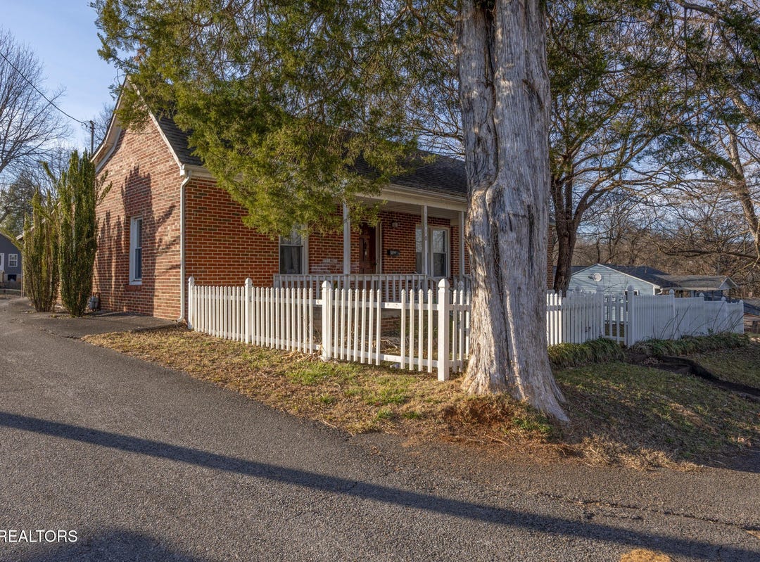 110 S Kilgore Street, Athens, TN 37303 House for Sale - RealEstate KH