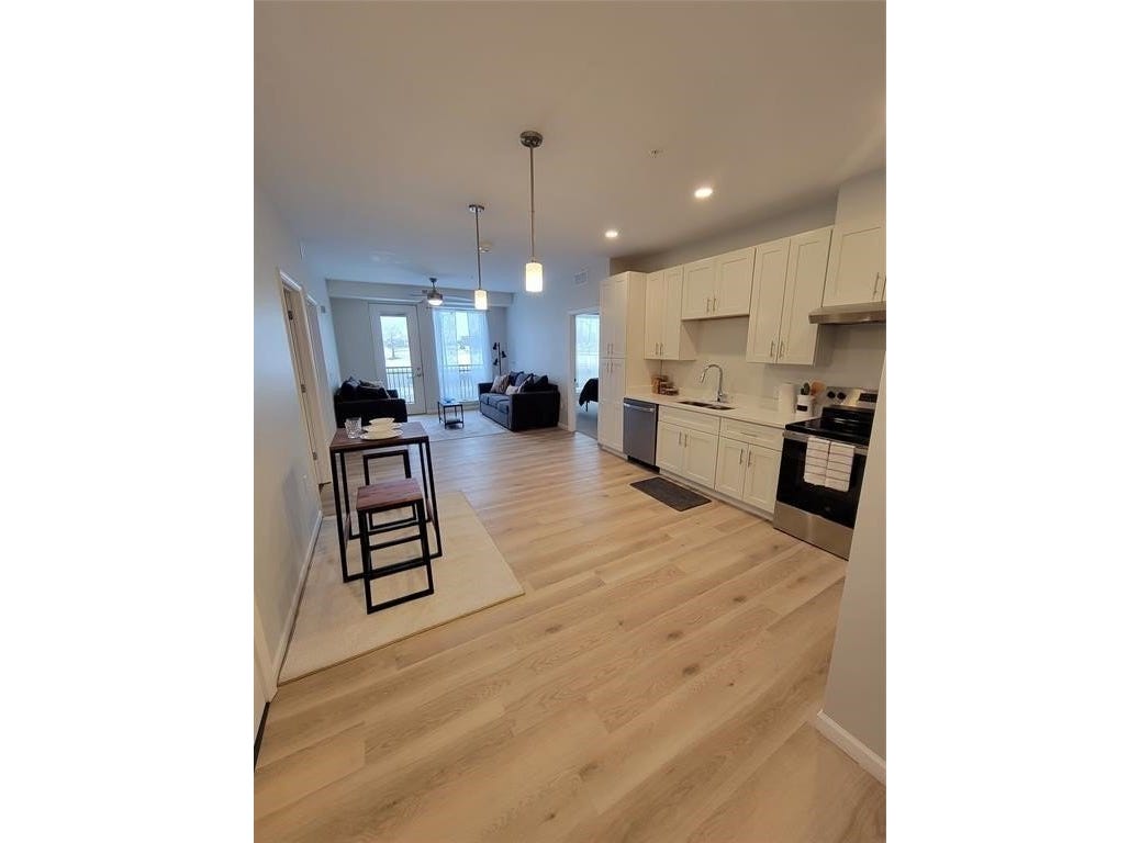 5905 Stagecoach Drive unit: 3106, 3108, 3204, 3206, West Des Moines, IA ...