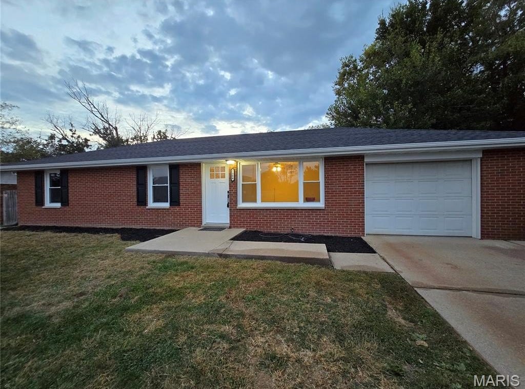 7304 Montclair Avenue, Godfrey, IL 62035 House for Sale - RealEstate KH