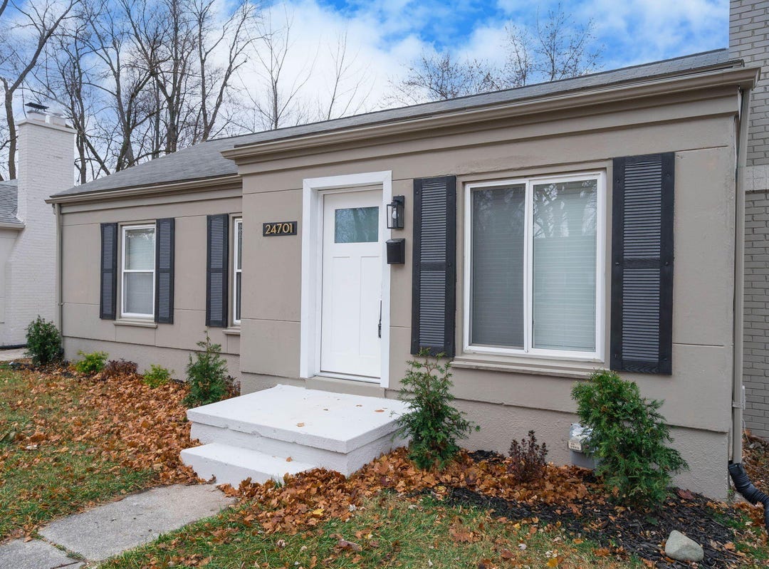 24701 Parklawn Street, Oak Park, MI 48237 House for Sale - RealEstate KH