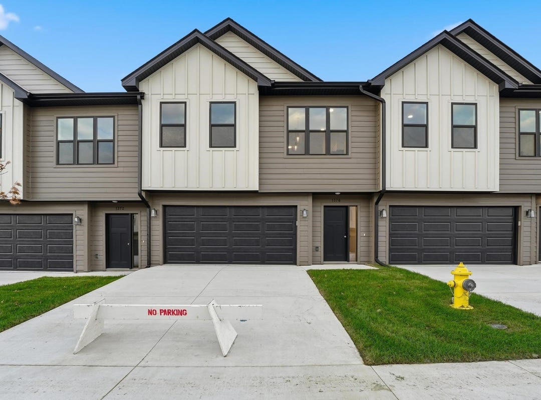 1376 Meadow Rose Place, Waukee, IA 50263 Townhouse for Sale ...