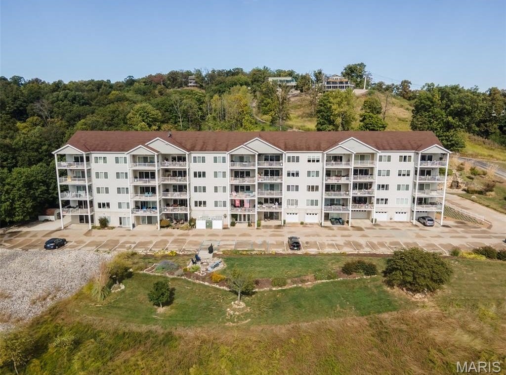 401 Timber Ridge Drive, Grafton, IL 62037 Apartment for Sale ...