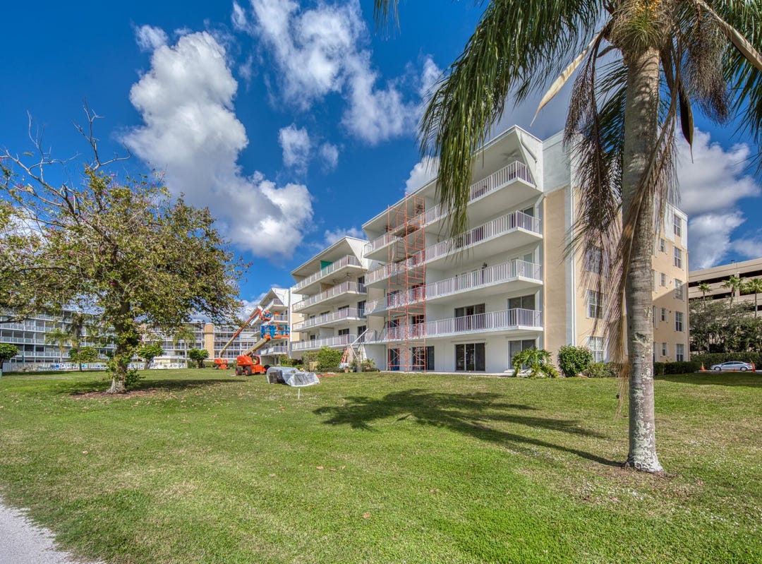 250 John F Kennedy Drive, Atlantis, FL 33462 Apartment for Sale ...