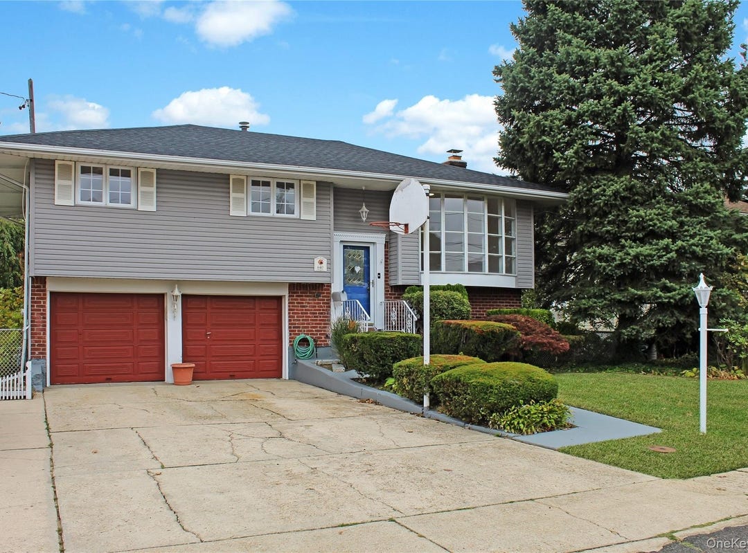 640 Carlls Path, Deer Park, NY 11729 House for Sale - RealEstate KH