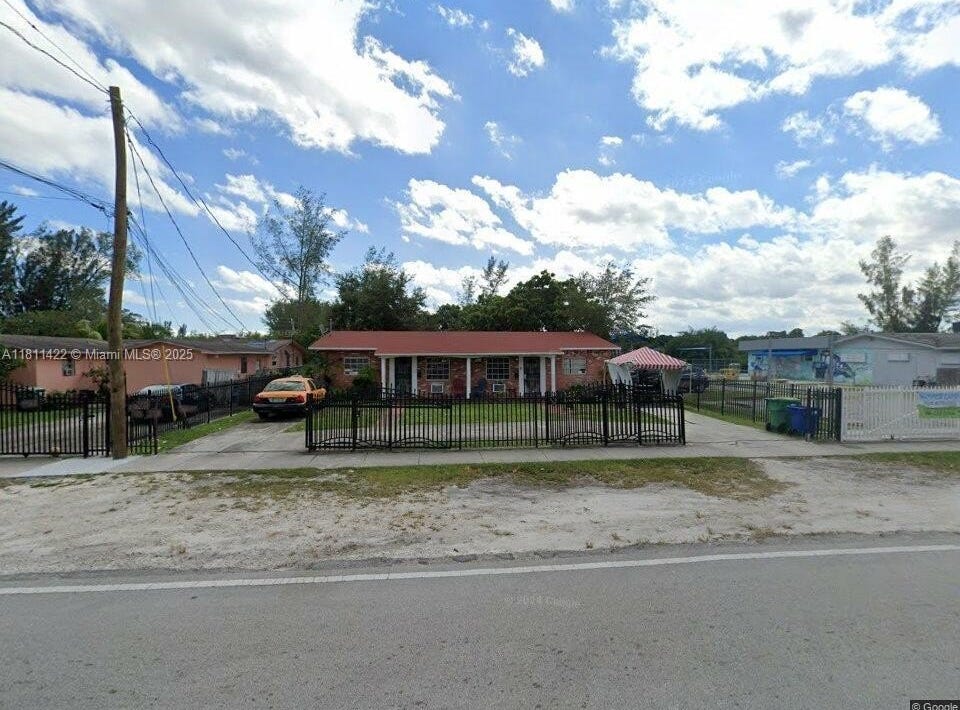 1520 NW 111th St, Miami, FL 33167 Townhouse for Sale - realestate.com.au