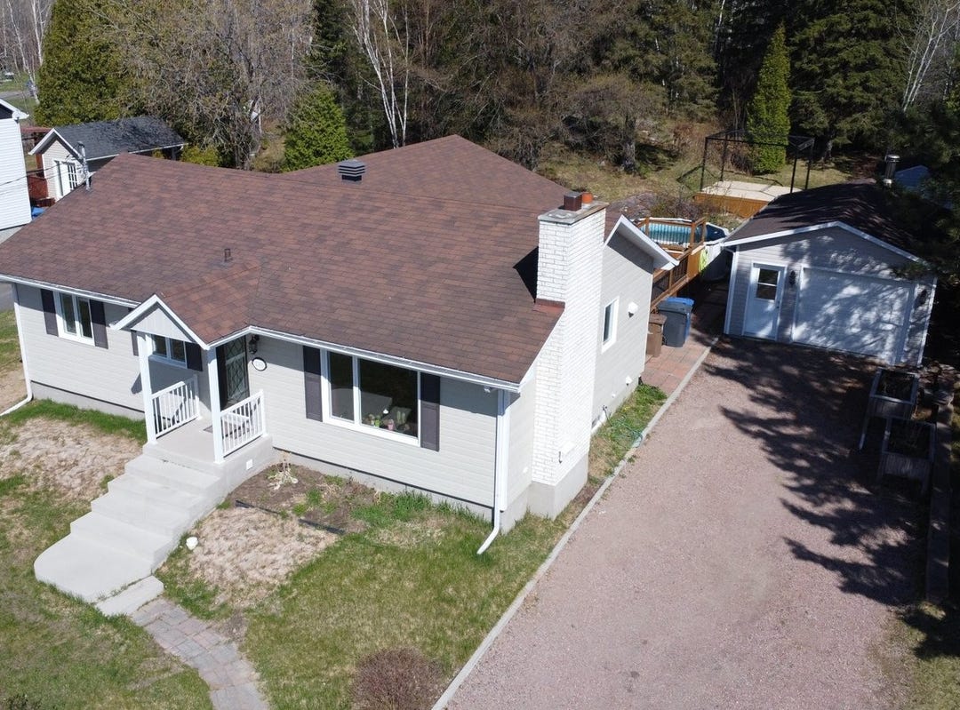 1305 Boul. St-Jude, Alma, QC G8B3L3, CA, Alma, Québec House for Sale ...