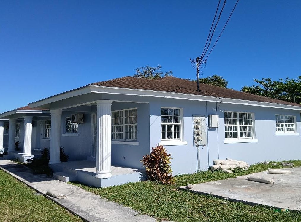 # 4 MAES COURT FOUR PLEX, New Providence/Paradise Island Apartment for ...