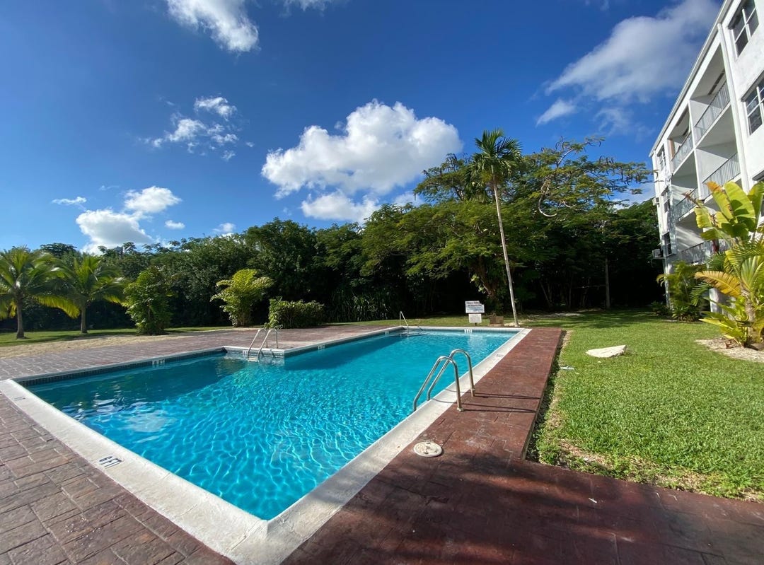 CADWALLADER JONES DR. unit: 211, Grand Bahama/Freeport Unit for Sale ...