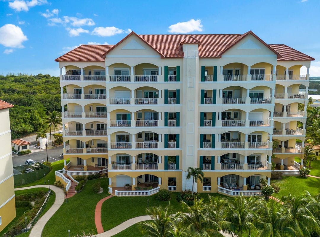 Unit 4D CAVES HEIGHTS unit: Building 3, New Providence/Paradise Island ...