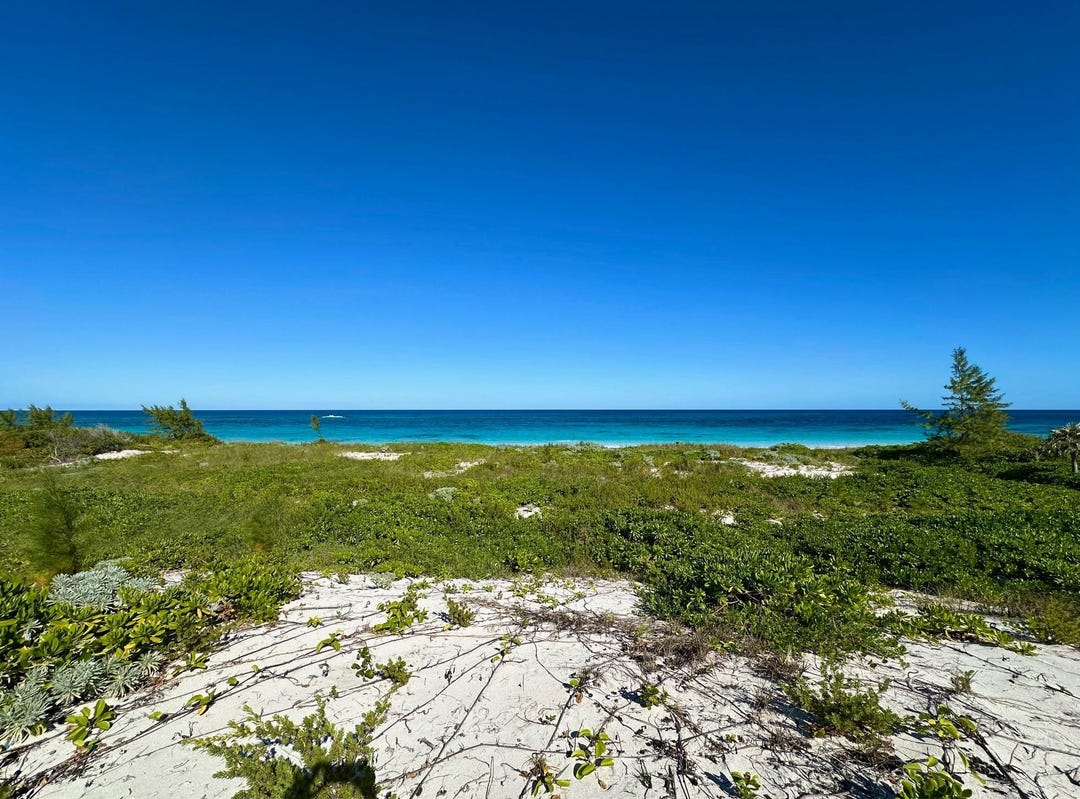 7MV9+WMH, James Pt, The Bahamas, Governors Harbour, North Eleuthera ...