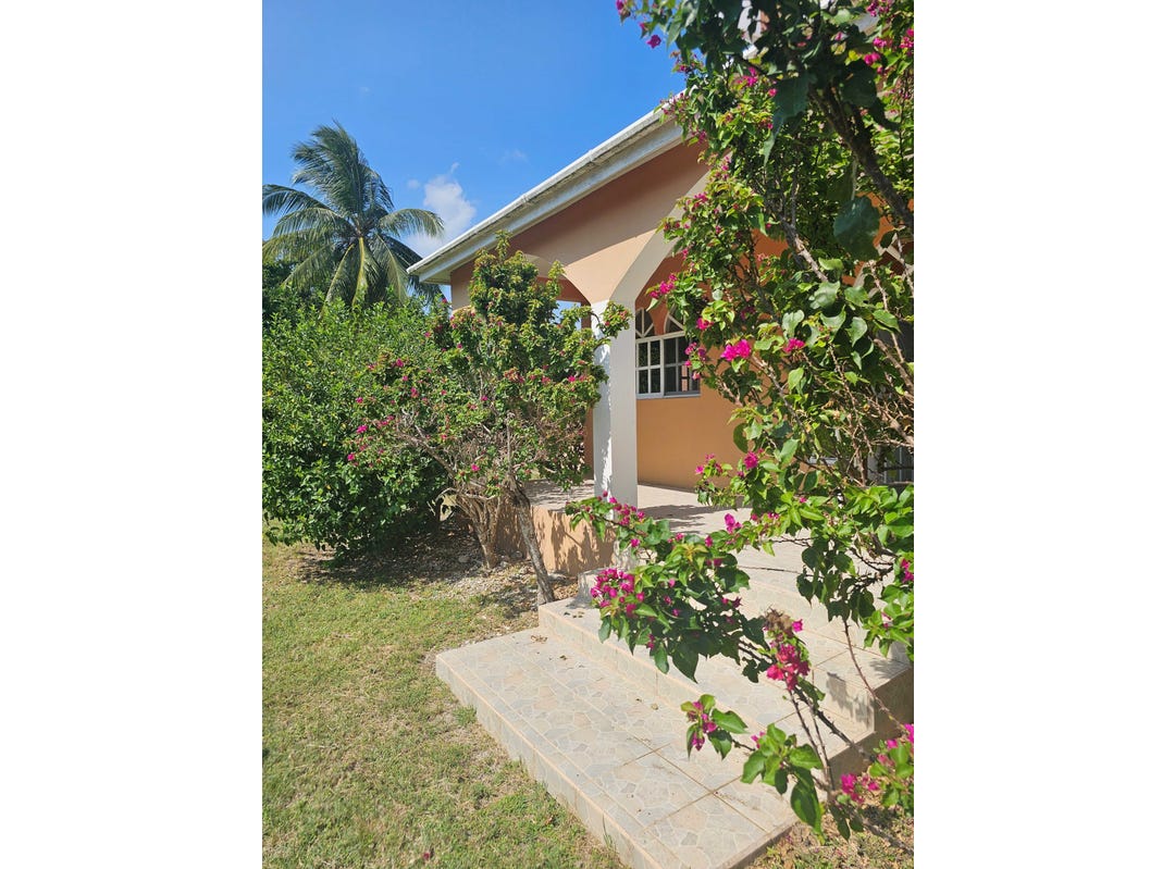 VILLA MANGO A Gorgeous, Single-Level Style 2B/2B Home in Coveted ...