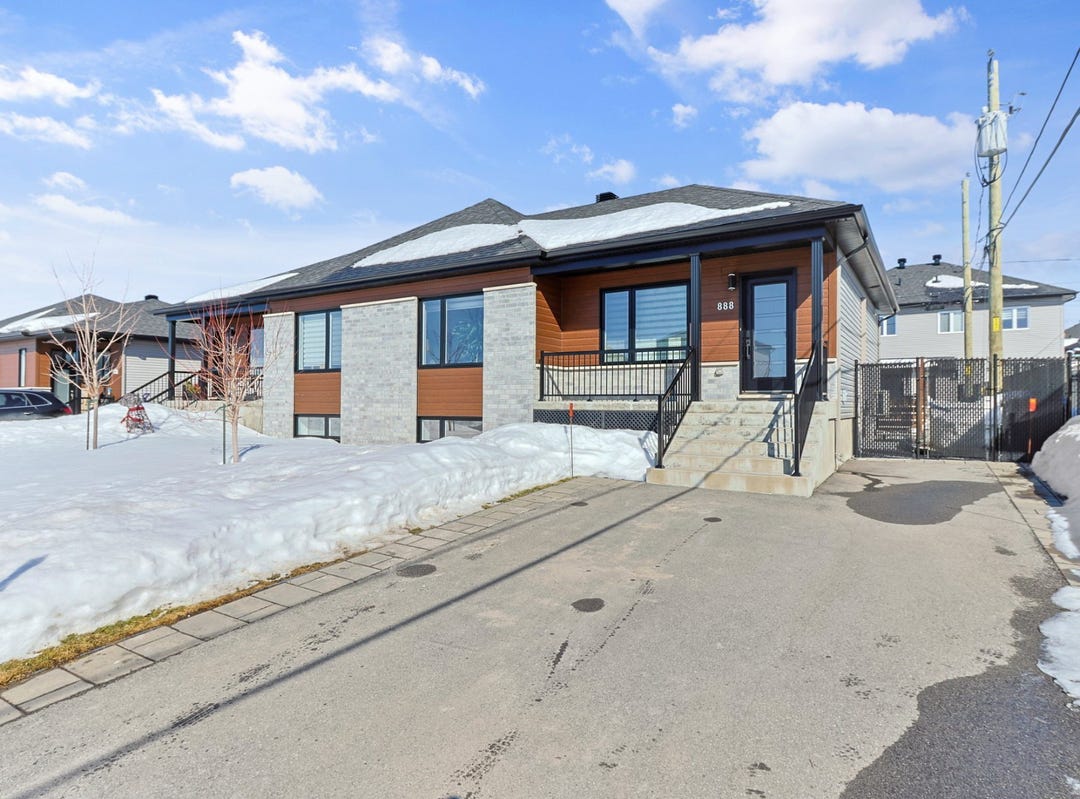888 Av. de la Traversée, Salaberry-de-Valleyfield, QC J6S0N4, CA ...