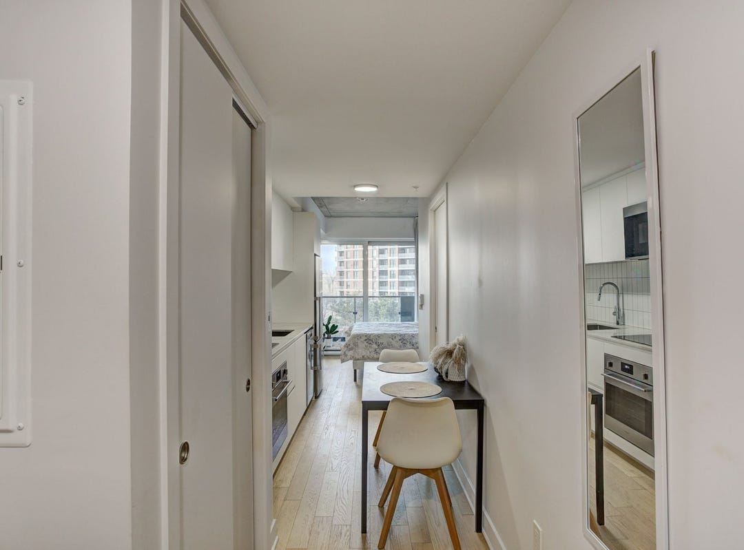 100 Rue Murray 418, Montréal (Le Sud-Ouest), Québec H3C 2C6 Apartment ...