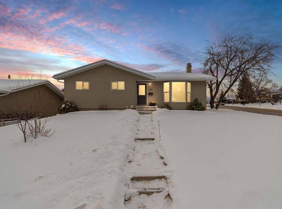 125 Simpson Way, Fort McMurray, Alberta T9H3B7 House for Sale - realtor.com