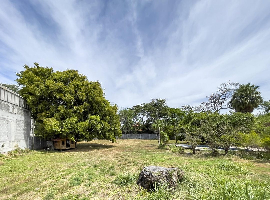 Calle Lindora, Pozos, San José Land/Development for Sale - RealEstate KH