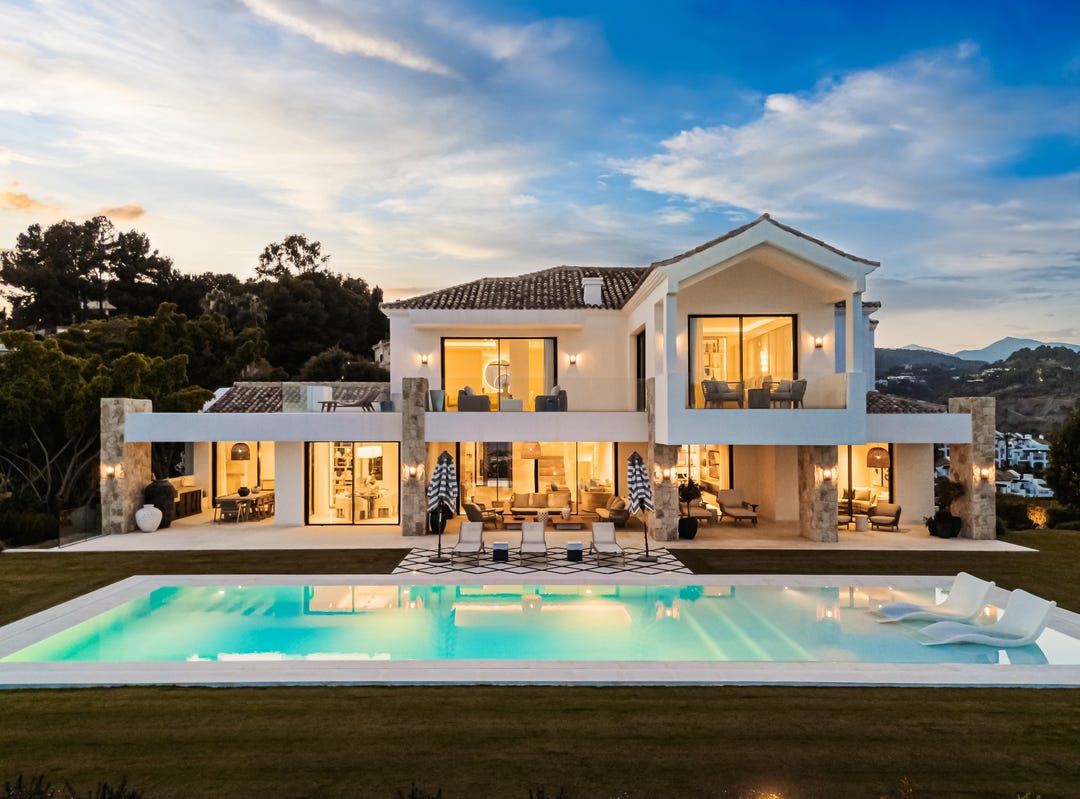 Magnificent Hillside Residence with Sea Views in El Herrojo - Benahavís ...