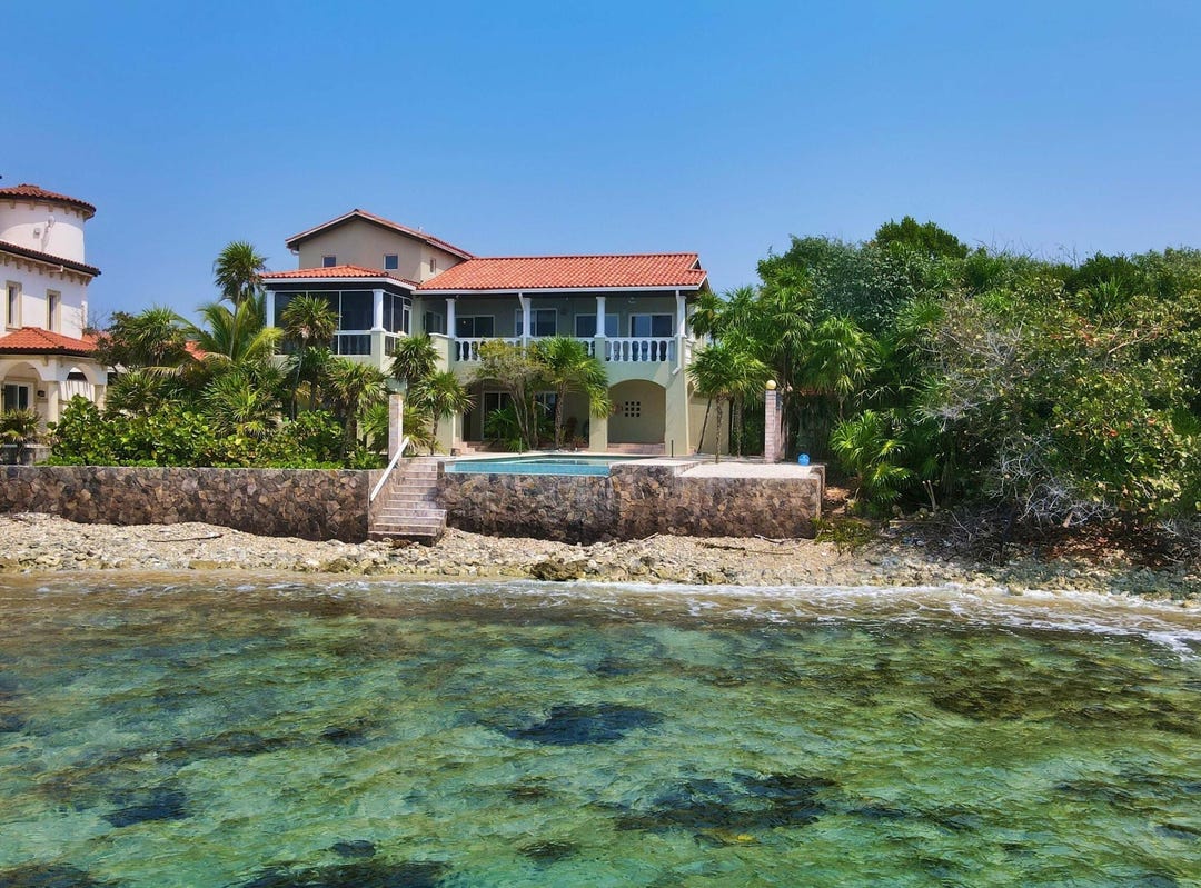 Parrot Tree Plantation, Roatan, Bay Islands Department House for Sale ...