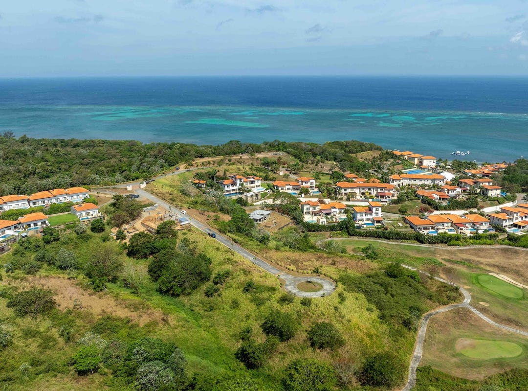 Pristine Bay, Roatan, Bay Islands Department House for Sale - RealEstate KH