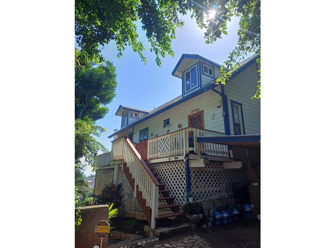 Turtle Crossing, West Bay Turtle Crossing 9, Roatan, Roatan, Islas de ...