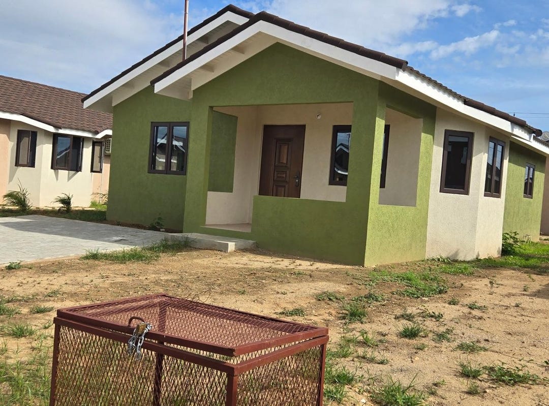 462 OAK ESTATE PHASE 1, Bernard Lodge, Saint Catherine Parish House for ...