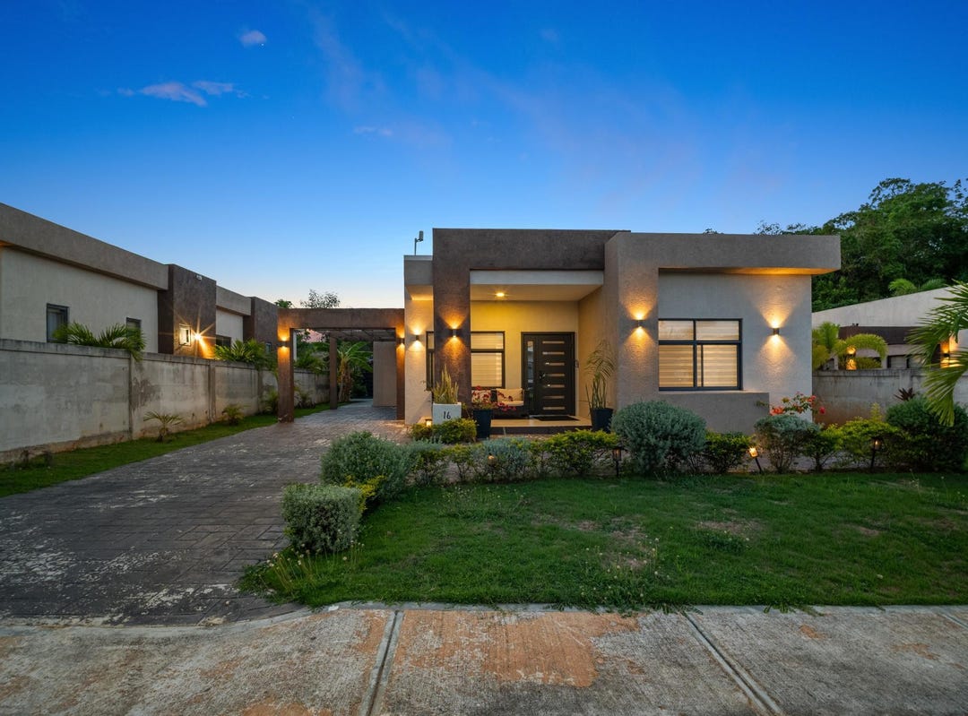 PYRAMID POINT unit: Lot 16, Pyramid Heights, St. Ann Parish House for ...