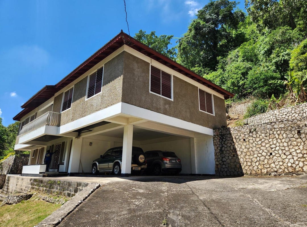 LIPSCOMBE AVENUE, Kingston 9, St. Andrew Parish House for Sale ...