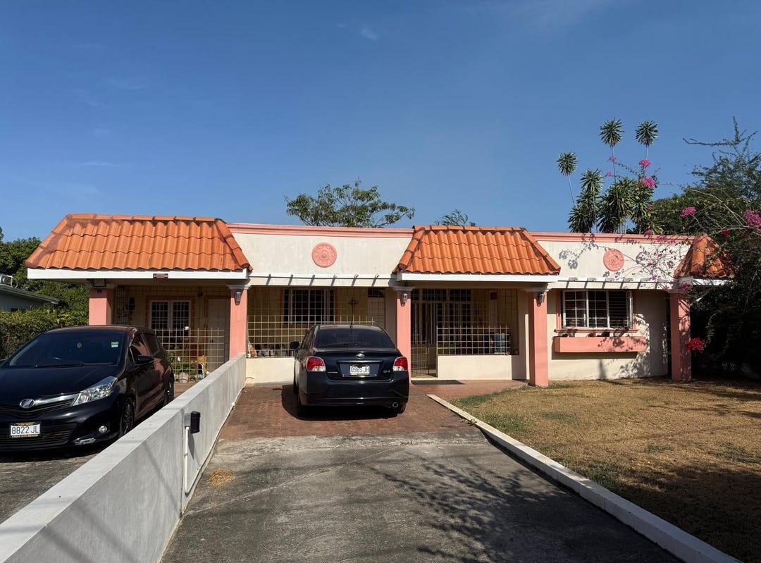 BLUE CASTLE DRIVE, Kingston 6, St. Andrew Parish House for Rent ...