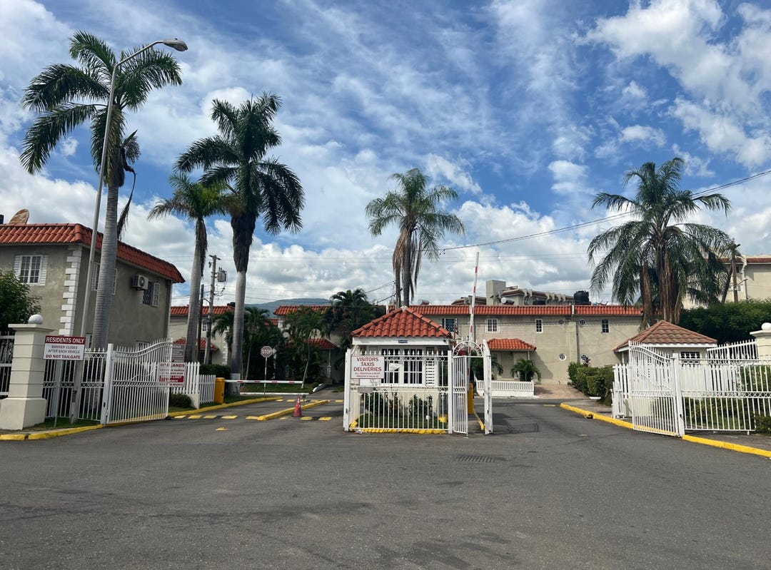 114 CONSTANT SPRING ROAD unit: 405, Constant Spring P.O., St. Andrew ...