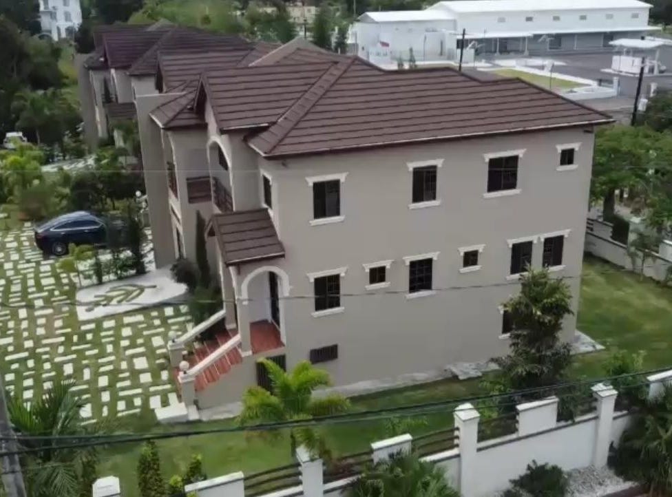 Villa Vale THE VILLA, WESLEY AVENUE,, Mandeville, Manchester Parish ...