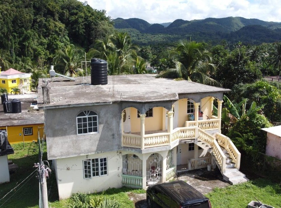 65 CAMBRIDGE MEADOWS, Cambridge, St. James Parish House for Sale ...