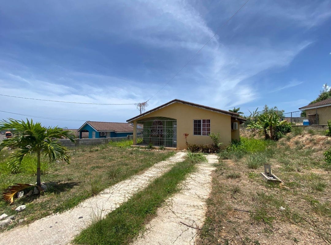 439 PETREL CRESCENT, FLORENCE HALL VILLAGE, Trelawny Parish Maison en ...