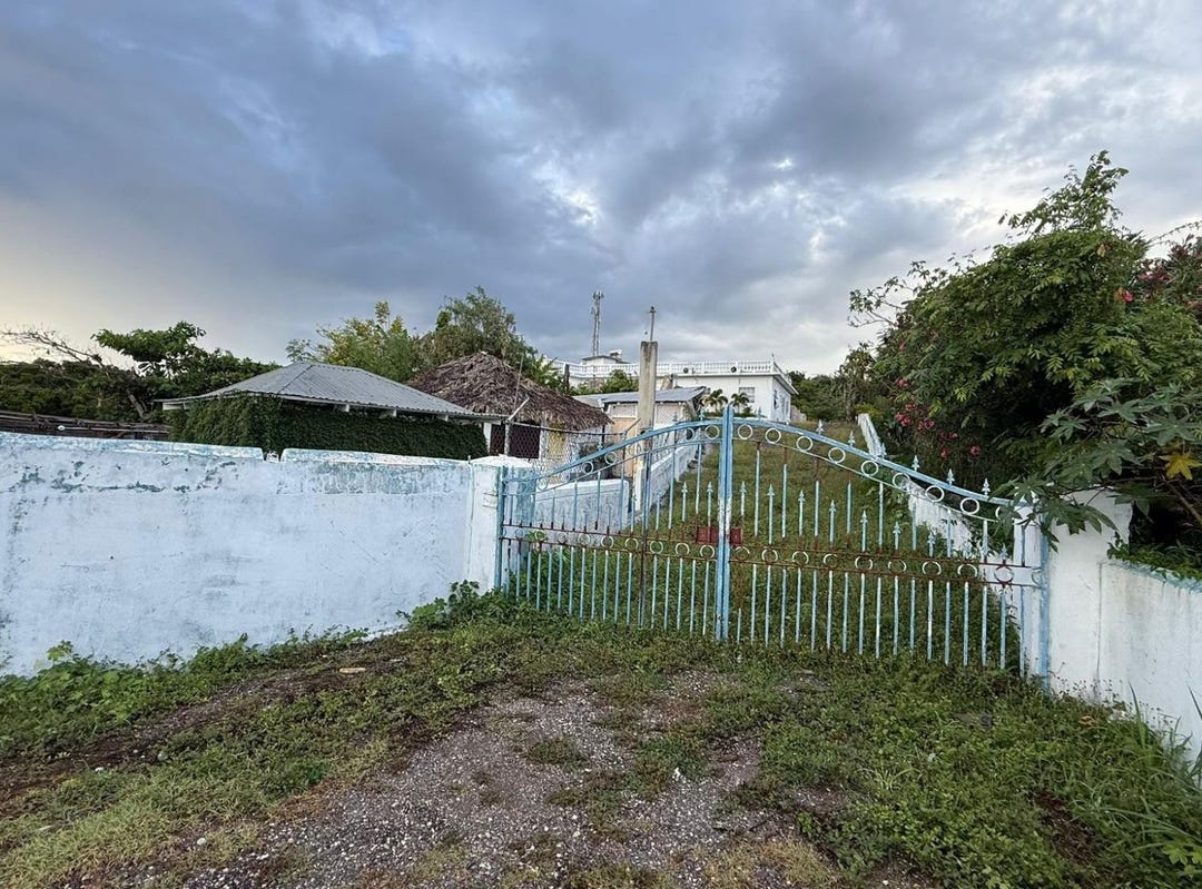 PART OF BILLY'S BAY, Treasure Beach, St. Elizabeth Parish Hotel/Leisure ...