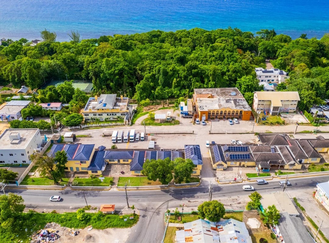 CW65+Q5H, Pineapple St, Ocho Rios, Jamaica, Ocho Rios, St. Ann Parish ...