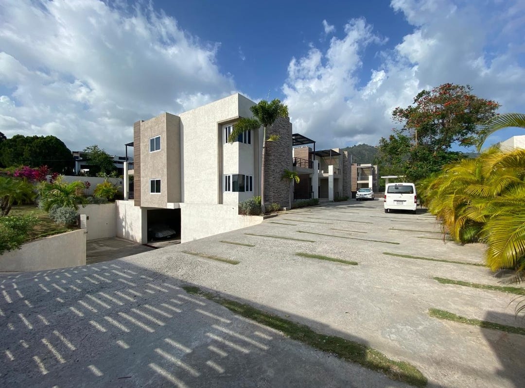 20 RUSSELL HEIGHTS, Kingston 8, St. Andrew Parish House for Sale ...