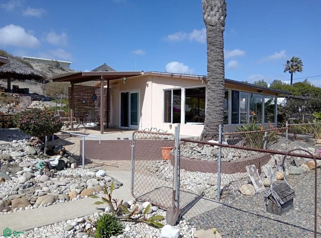 C. Primera S/N Playa El Socorrito, San Quintin, Baja California S/N ...