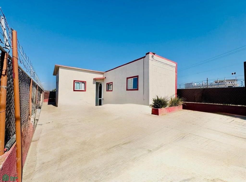 Maria Elena Santa Cruz Felix L20M32, Lomas de Coronado, Playas de ...