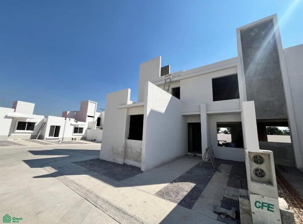 Avenida del Ferrocarril No. 1-A, Casa No. 42, Nuevo Espíritu Santo, San ...