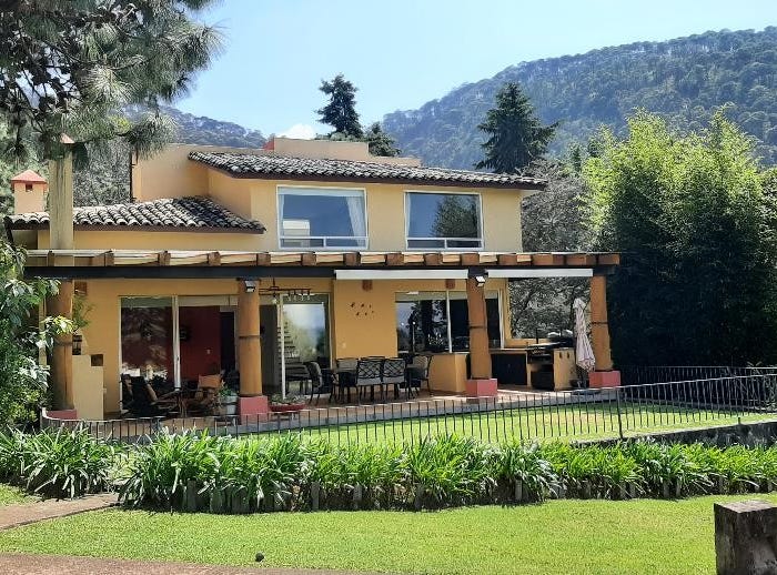 Punta Sur, Valle de Bravo, Mexico City 51200 House for Sale - RealEstate KH