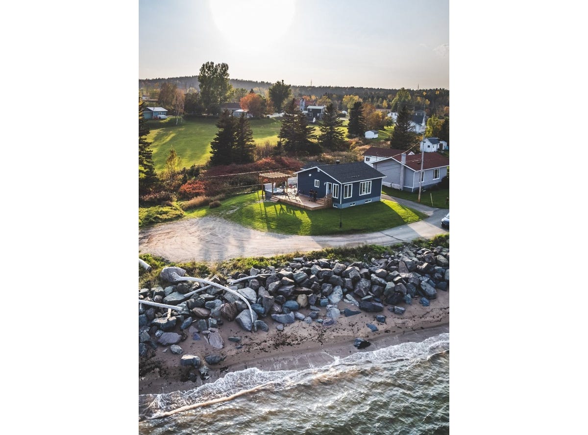 12 Route de l'Anse-à-Blondel, Chandler, QC G0C2A0, CA, Chandler, Québec ...