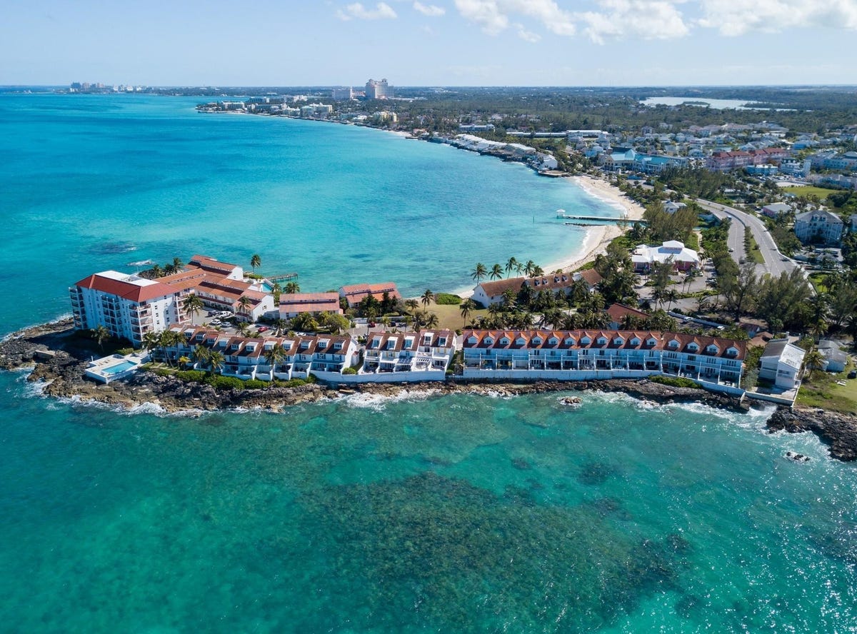 60 DELAPORTE POINT, New Providence/Paradise Island Unit for Sale ...