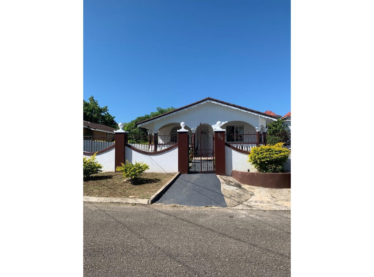 FLORENCE HALL VILLAGE Trelawny Falmouth, Falmouth, Trelawny, Falmouth ...