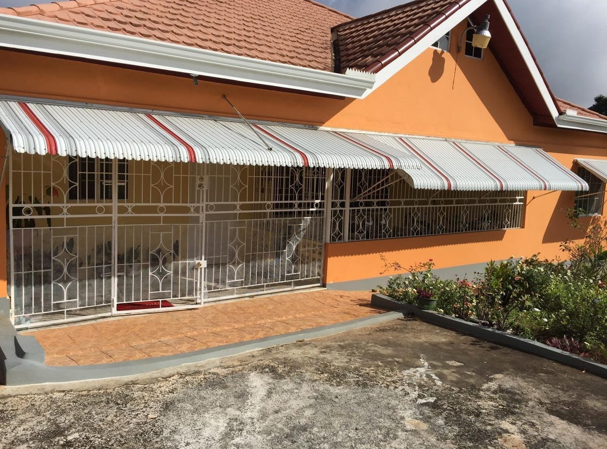 CLANDON, SPALDING , MANCH, Clandon, Manchester Parish House for Sale ...