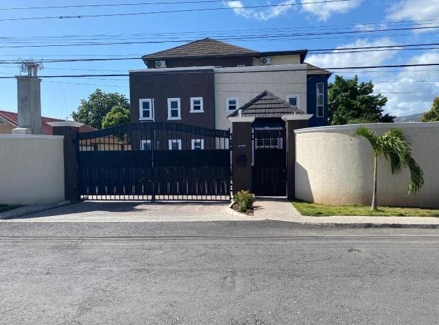 105 SUNDOWN CRESCENT, 2671, St. Andrew Parish House for Sale - realtor.com