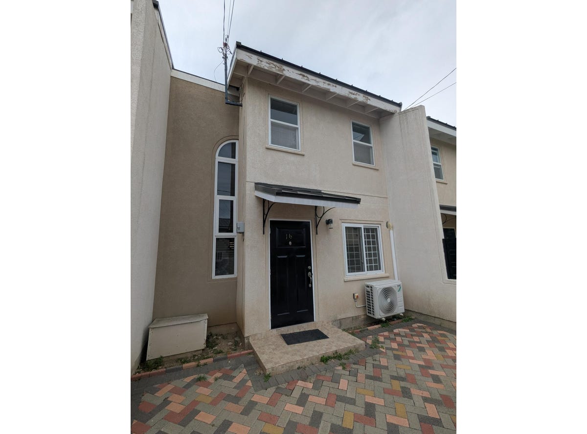 SE 1st ST EAST QUEENS PARK GREATER unit: TH #16, Greater Portmore ...