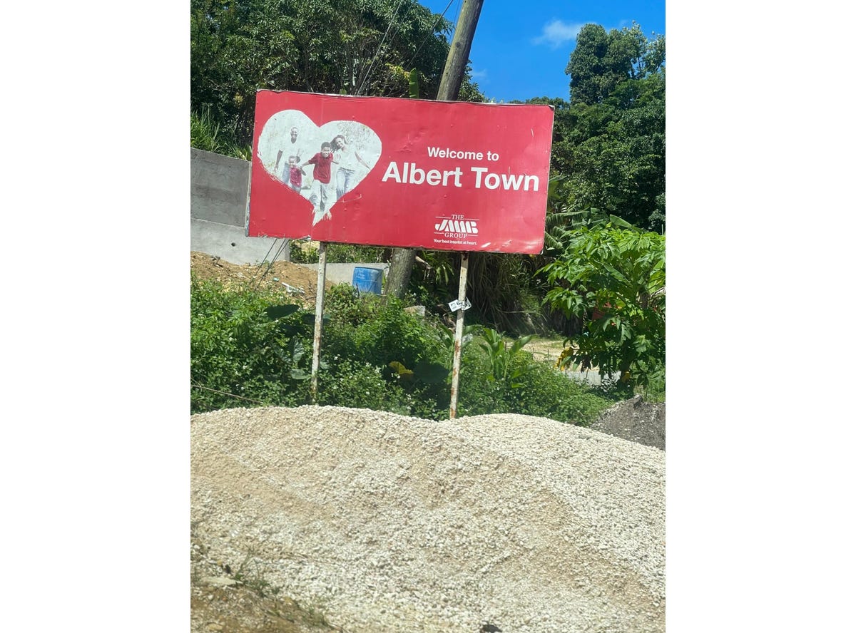 PROPERTY LOCATED ALBERT TOWN, Albert Town, Trelawny Parish Retail for ...