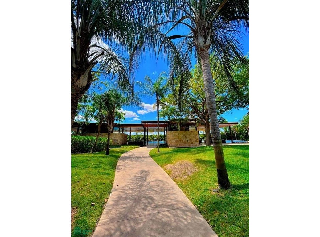 parque central 3, Cholul, Mérida, Yucatán, Merida, Yucatan 97305 House ...