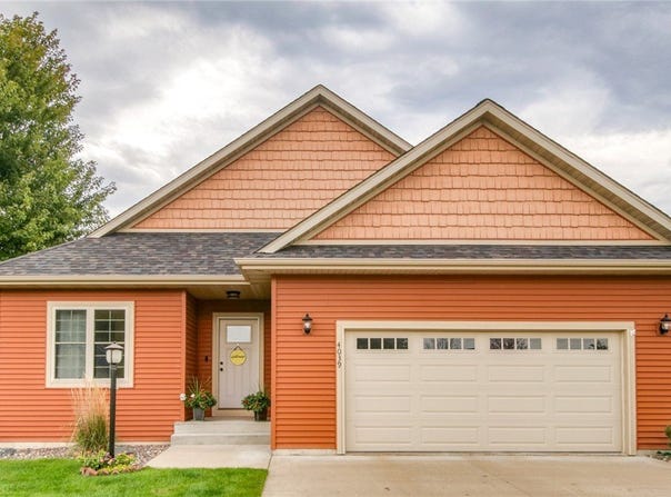 4039 John Hart Place, Eau Claire, WI 54703 House for Sale - realestate ...