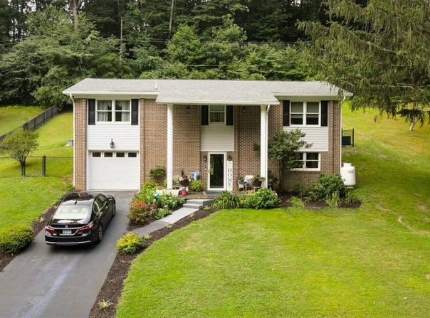 1736 Valley View Drive, Big Stone Gap, VA 24219 House for Sale ...