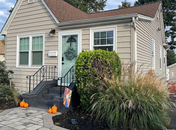 113 Terrace Avenue, West Babylon, NY 11704 House for Sale - realestate ...